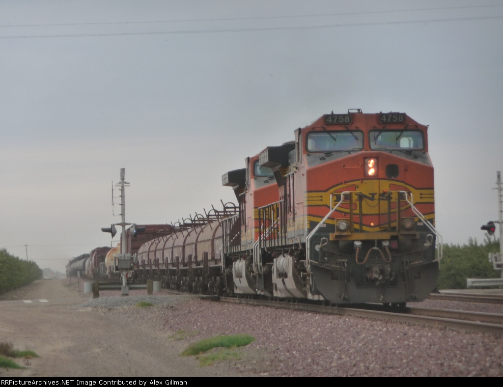 BNSF 4758 Eastbound